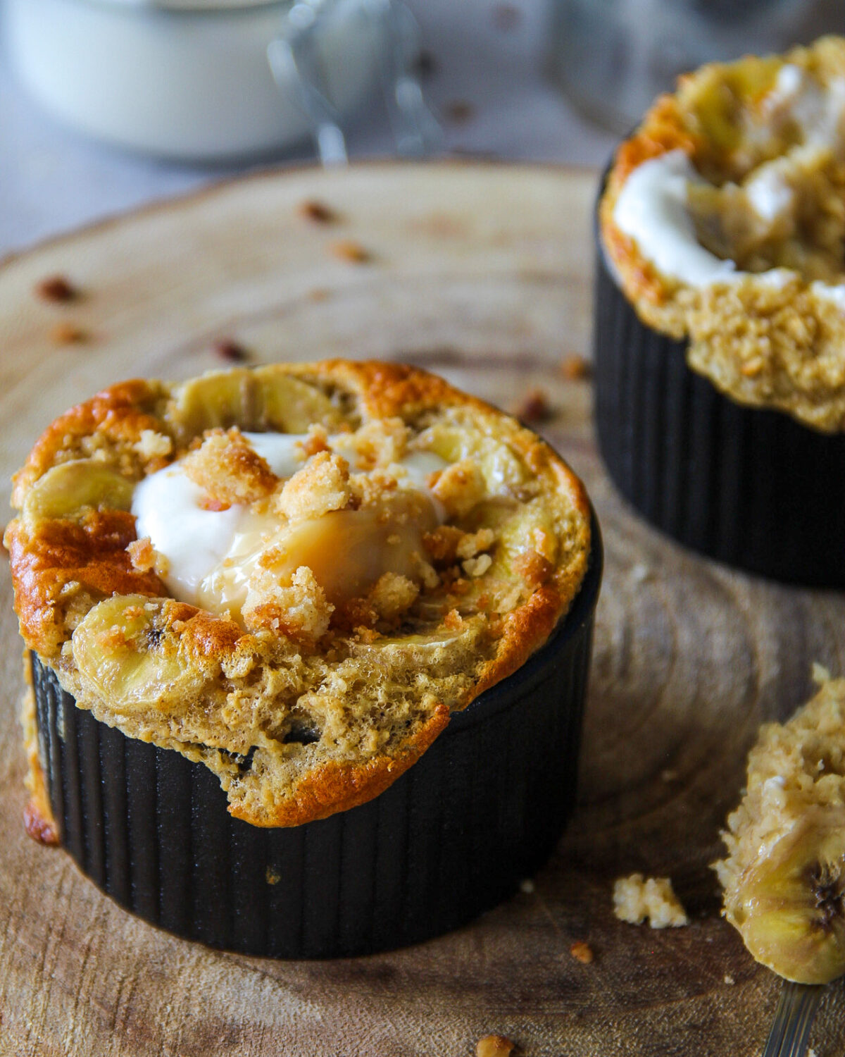 Banoffee baked oats met dulce leche, kwark & crumble
